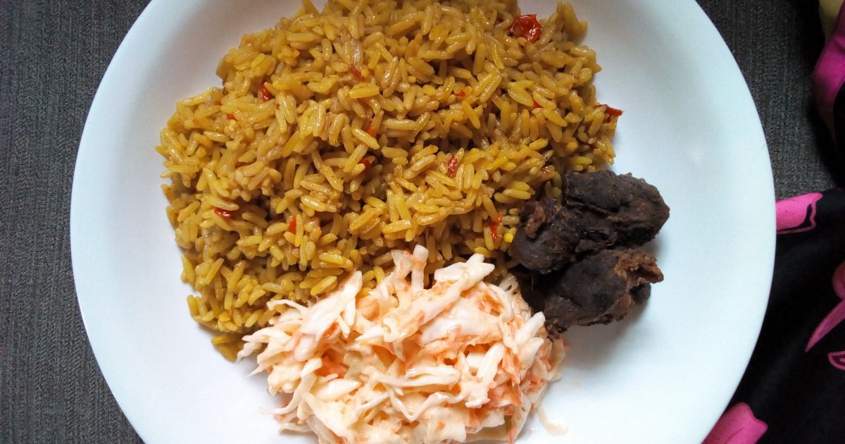 Jollof Rice With Coleslaw Recipe by Ruqayyah Anchau - Cookpad
