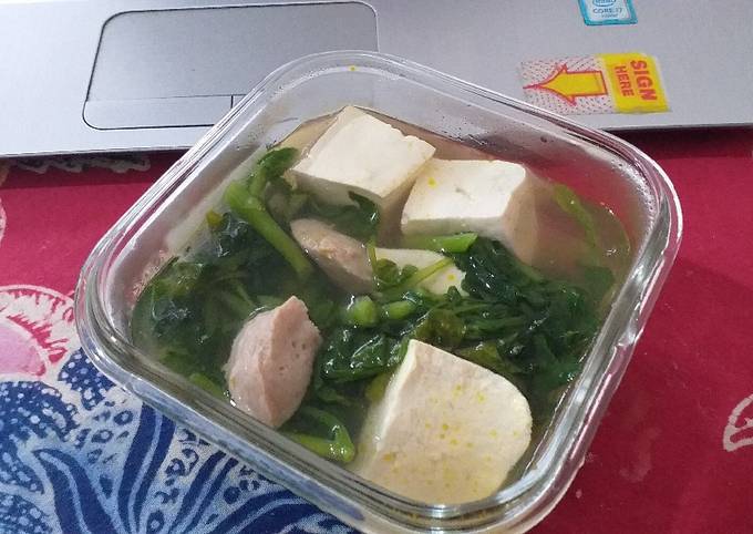 Resep Sup selada air tahu putih oleh yekti - Cookpad