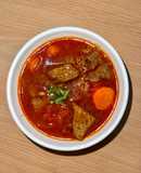 Resep goulash Hungaria dengan daging empuk dan kuah kaya rempah