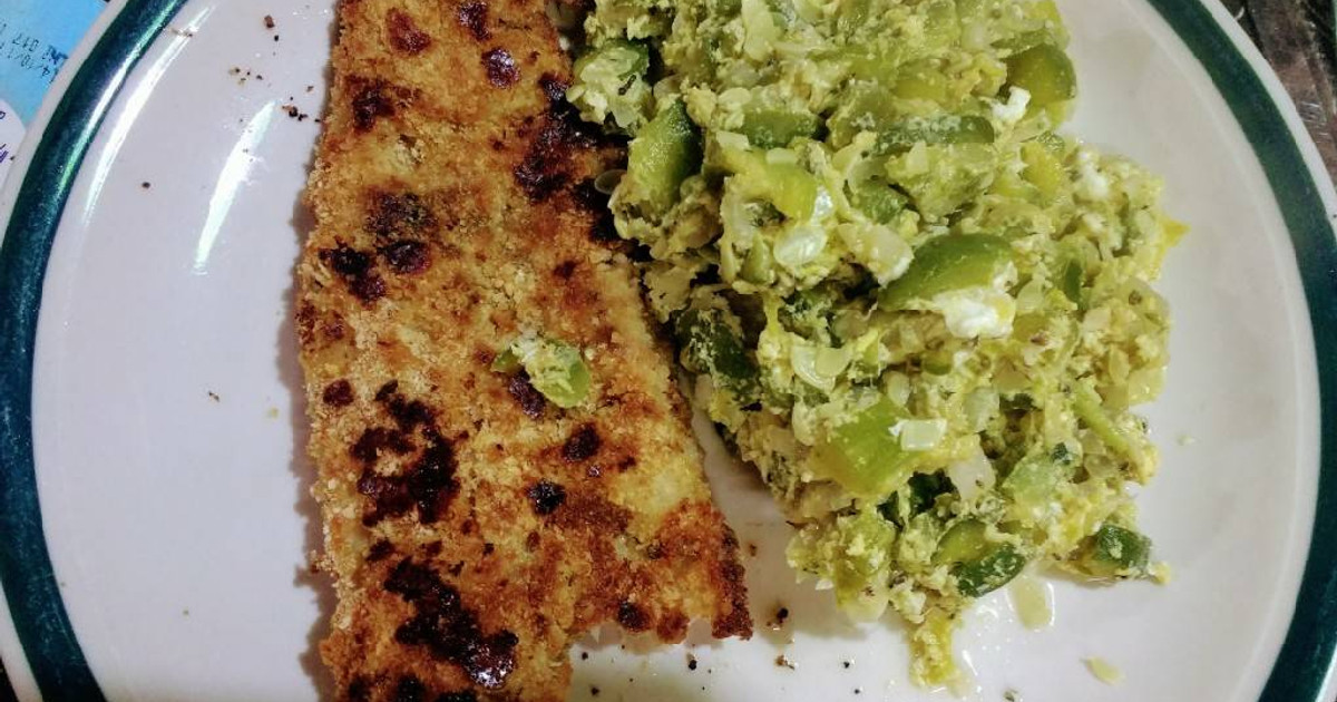 Milanesa De Pollo De Mar Con Zapallitos Revueltos Receta de Belu Aubert