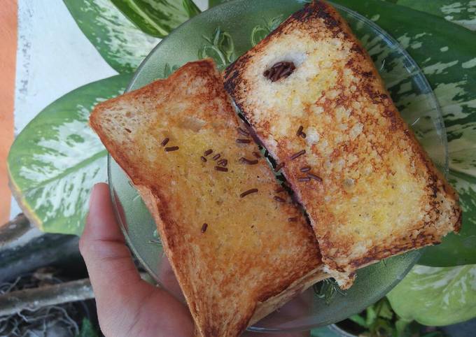 Resep Roti Bakar Selai Bluberry Oleh Atik Anggraeni Cookpad