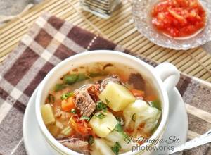 Resep sop daging enak, gurih & mudah: Sajian bergizi!