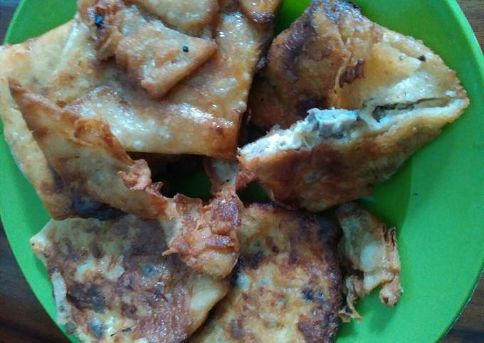 Resep Martabak telur daging sapi cincang oleh irma anggraeni - Cookpad