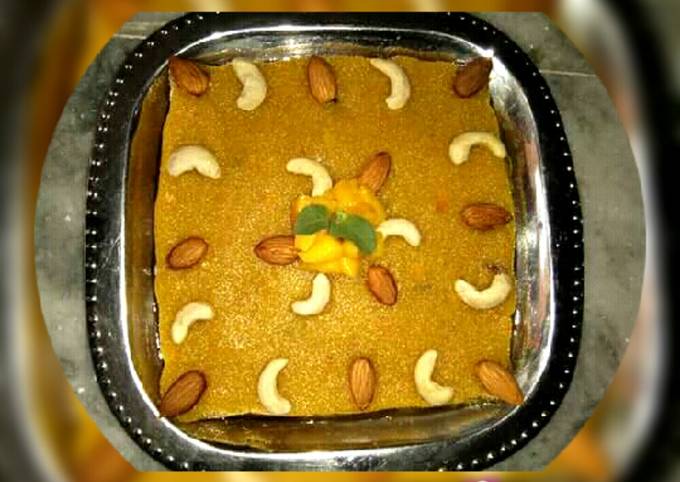 Mango suji halwa Recipe by Madhu Satija - Cookpad
