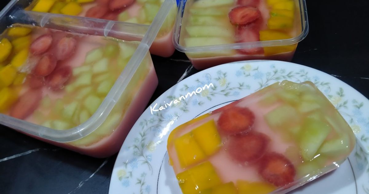 Resep Puding Susu Jelly Toping Melon Strawberry Mangga oleh Kaivan Mom ...