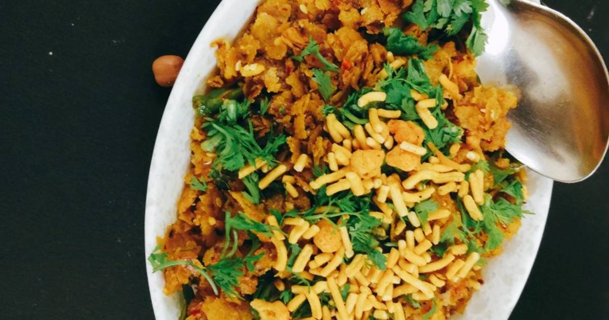 लेफ्ट ओवर रोटी पोहा (leftover roti poha recipe in Hindi) रेसिपी बनाने ...