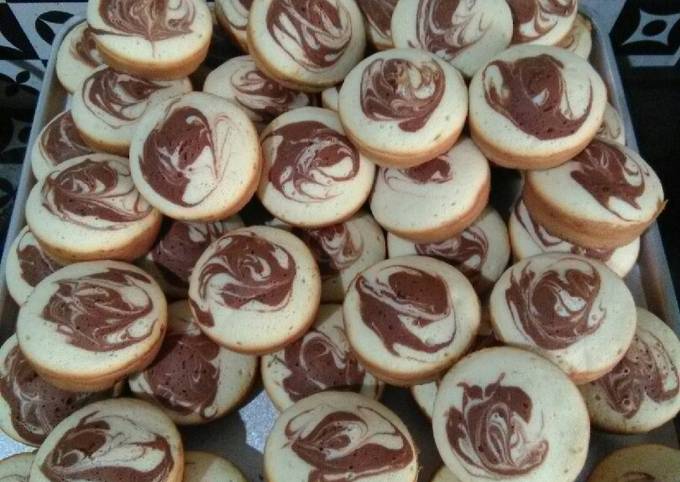 Resep Bolu batik/panggang mini oleh putriainun - Cookpad