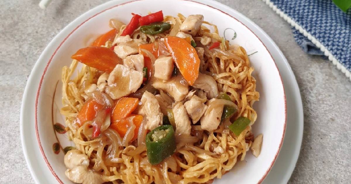 Resep Ifu Mie Cah Ayam Pedas oleh Trixie Gayatri - Cookpad