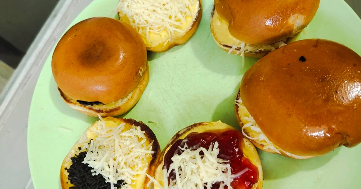 Resep Choco Cheese Burger oleh Ummu Segaf - Cookpad