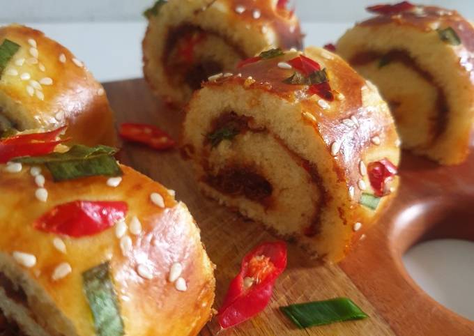 Resep Beef Floss Roll (Roti Gulung Abon) oleh Setya Rini - Cookpad