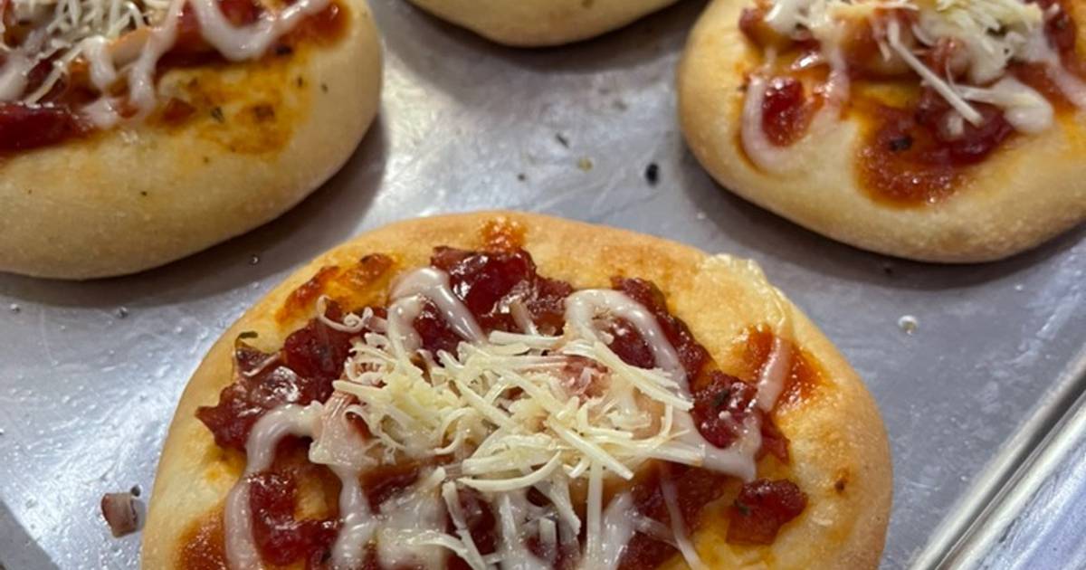 Resep Roti Pizza mini oleh shy_kitchen - Cookpad