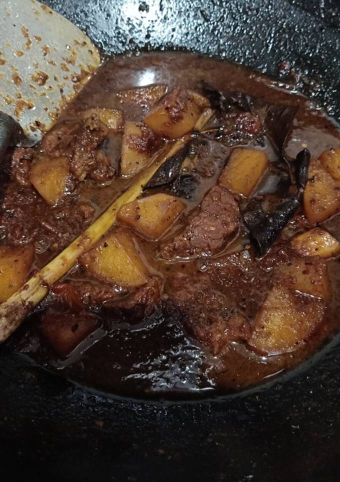 Resep Semur Daging Bumbu Instan BAMBOE oleh Ukhti Azahra - Cookpad