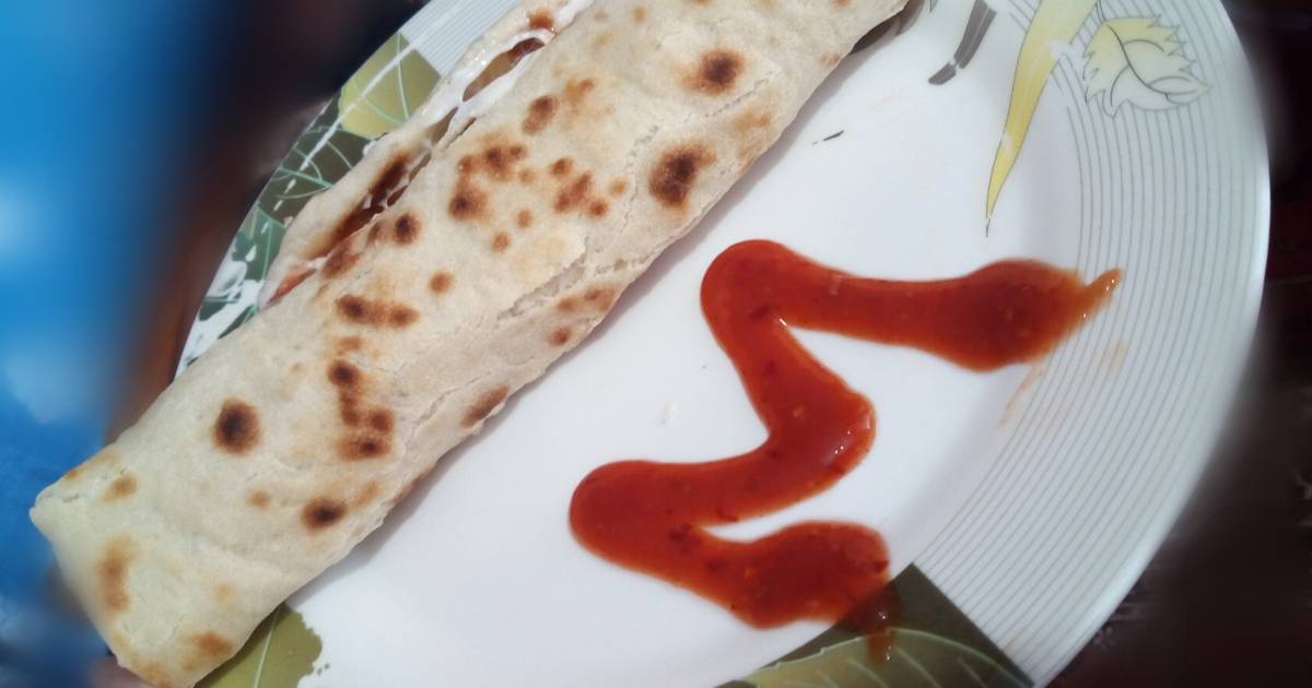 Chicken filled Roti Roll Recipe by Uft - Cookpad