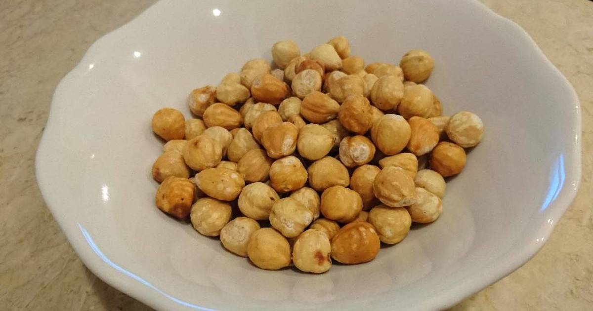 Roasted Hazelnuts (Skinless) Recipe by SarahsBakingDen - Cookpad