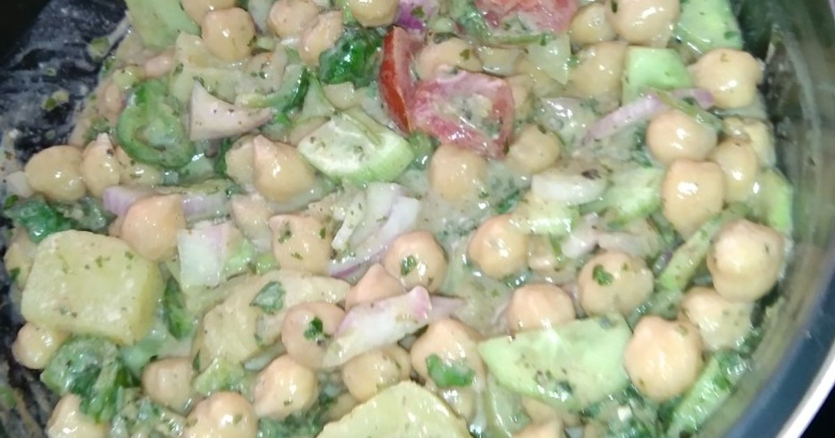 Green Chana Chaat Recipe by Aqsa mukhtiar - Cookpad