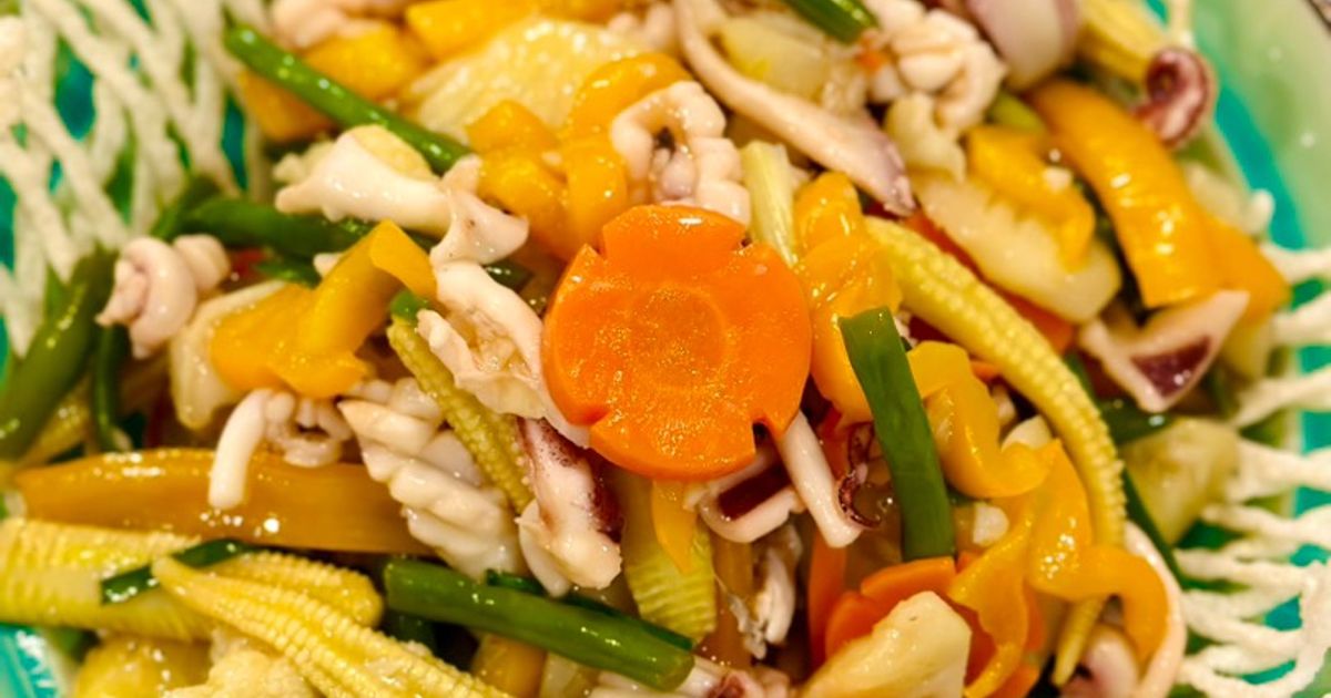 Crispy Cassava Noodles With Sweet And Sour Stir Fried Squid And ...