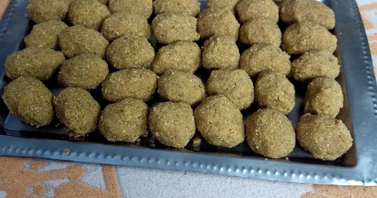 Ladoo Atte Wale Recipe by Suneet Ashish Gupta - Cookpad