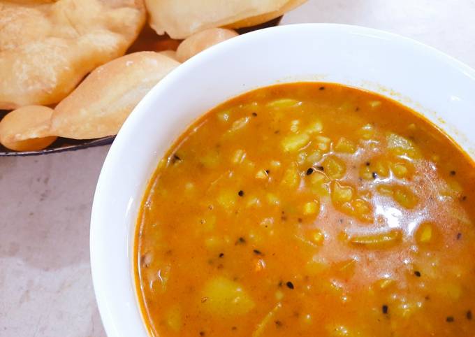 Aloo Tarkari with Puri Recipe by Nazia Qureshi - Cookpad