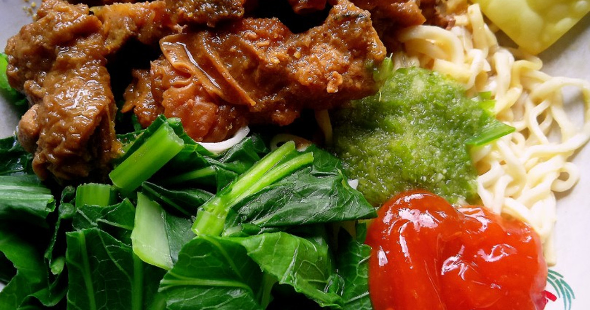 Resep Mie Ayam Ala Abang Gerobak Enak Banget😋🍜 oleh Shazmina Kitchen ...