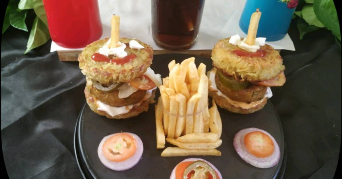 Noodle Burger with Aloo Tikki Recipe by Kalpana Solanki - Cookpad