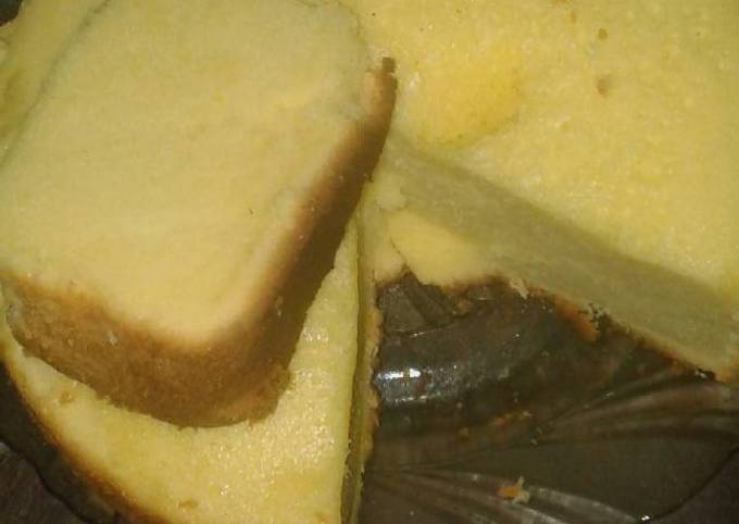 Resep Bolu simple rice cooker oleh Dewi Kurrota Slstyo - Cookpad