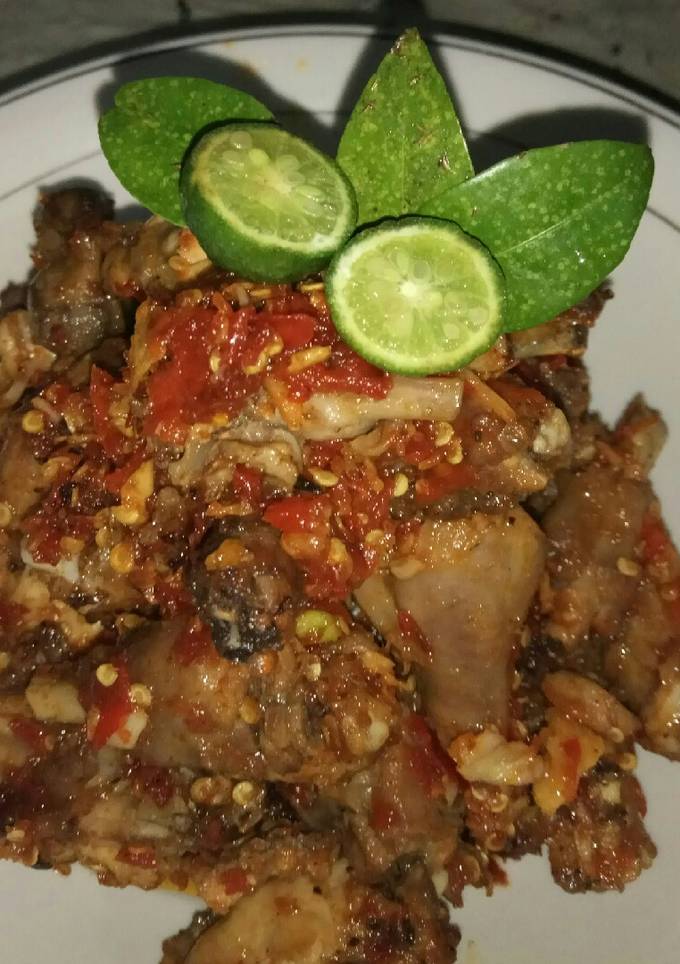 Resep Pelecing Ayam Kampung khas Lombok oleh Solatiah Nurfauzi - Cookpad