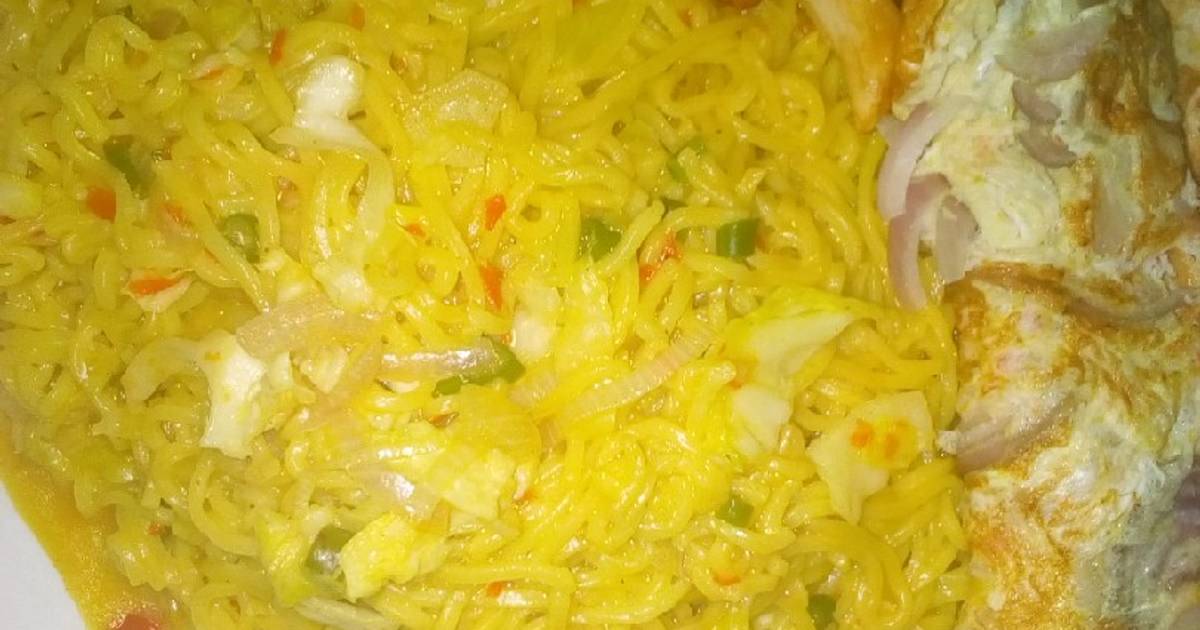 Vegetables indomie with fried egg and chip's Recipe by Zeesag Kitchen ...