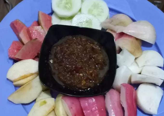Resep Rujak buah bumbu kacang oleh Etty Nurul - Cookpad