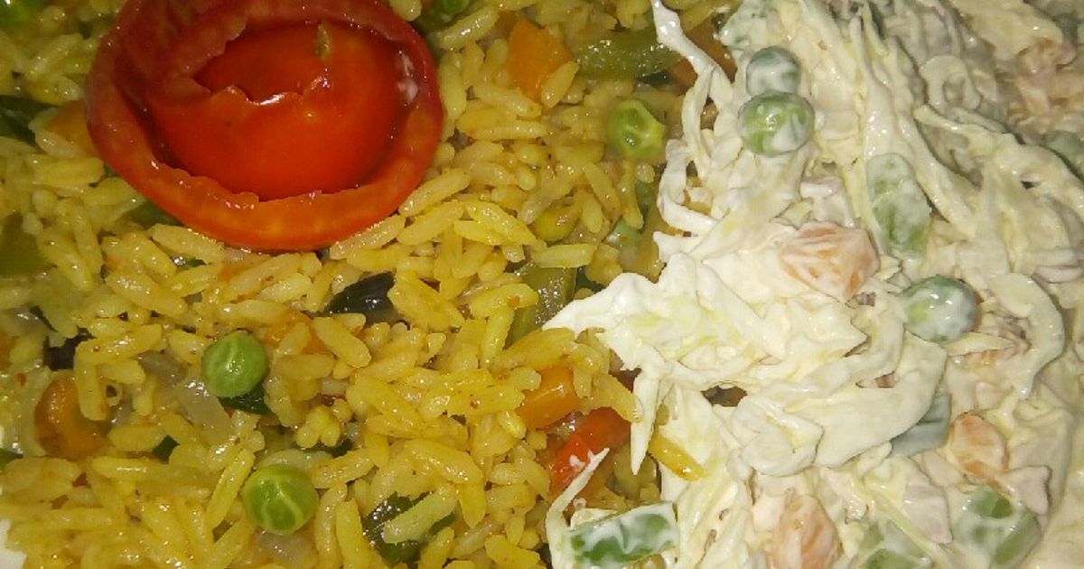 Curry Fried Rice With Coslow Recipe by Umman Amir And Minaal 🎂🍜🍝 - Cookpad