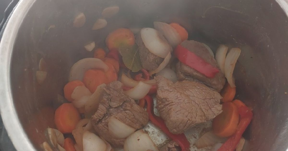Carne A La Olla Receta de Waleska Ibarra- Cookpad