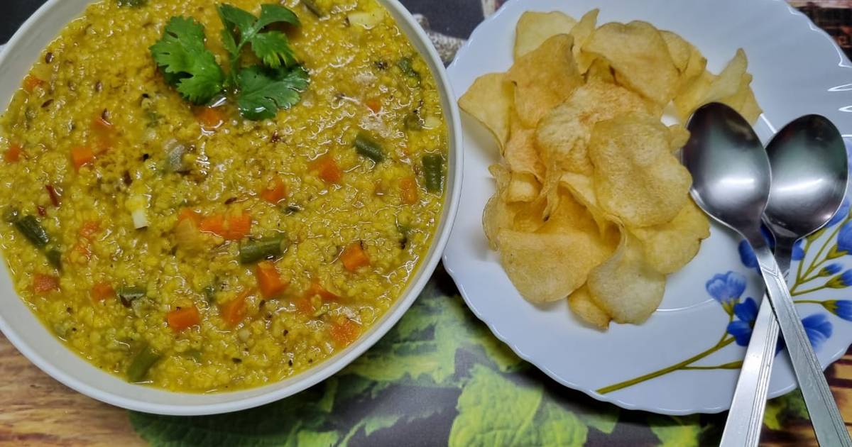 Vegetable Daliya Khichdi for Kids Recipe by Kumkum Chatterjee - Cookpad