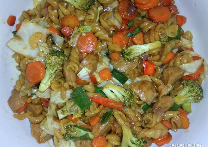 Resep Capcay Sayur, Bakso & Makaroni / Fusili oleh Yenie - Cookpad