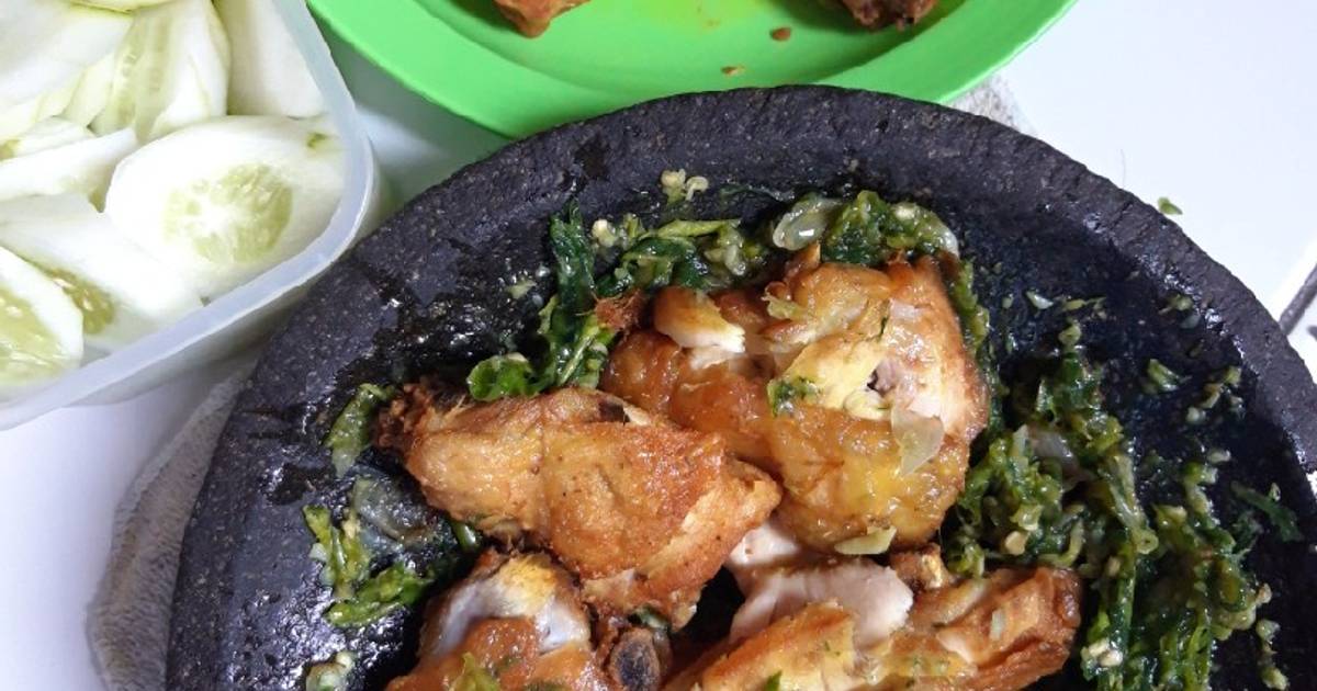 Resep Ayam Geprek Cabe Ijo oleh Lutfa Tulatifah - Cookpad