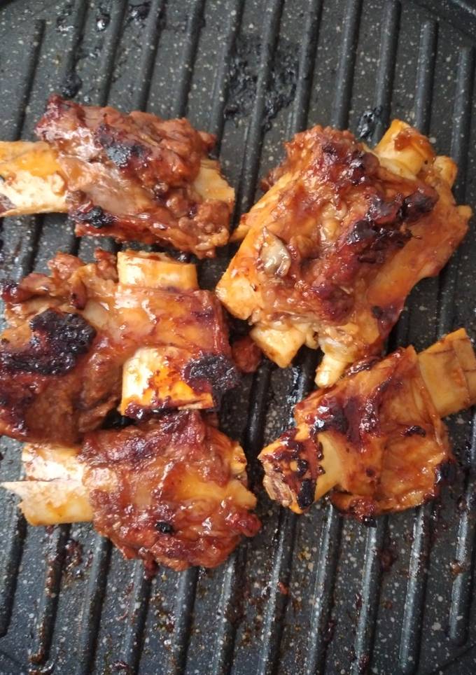 Resep Iga Sapi Bakar Pedas Manis oleh Kuliner Aku - Cookpad