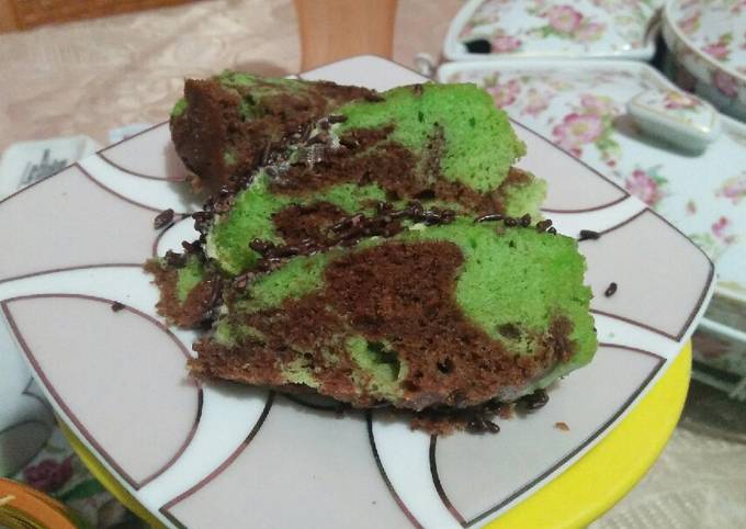 Resep Cake Marmer Coklat Pandan oleh Resti Yevira - Cookpad