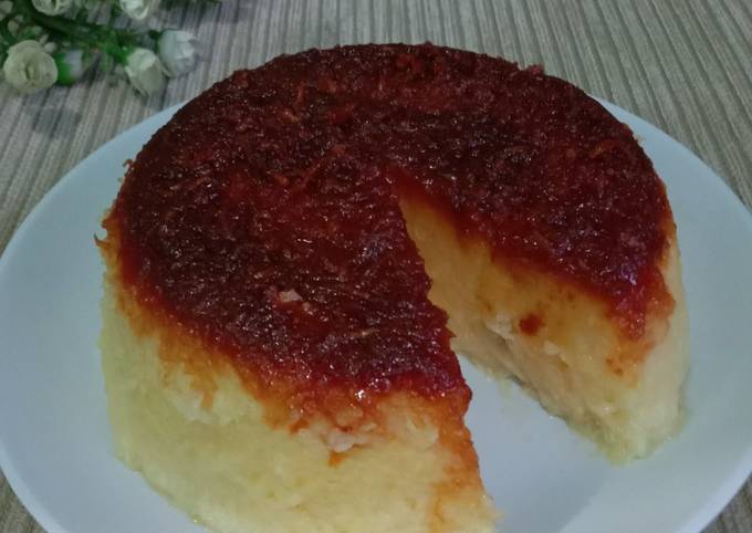 Resep Steamed Cassava Cake with Caramel oleh Erlyn Bukhori - Cookpad