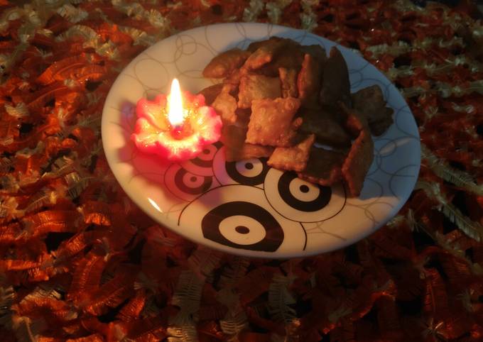 Chocolate Shankar pare Recipe by Meera Ki Rasoi - Cookpad