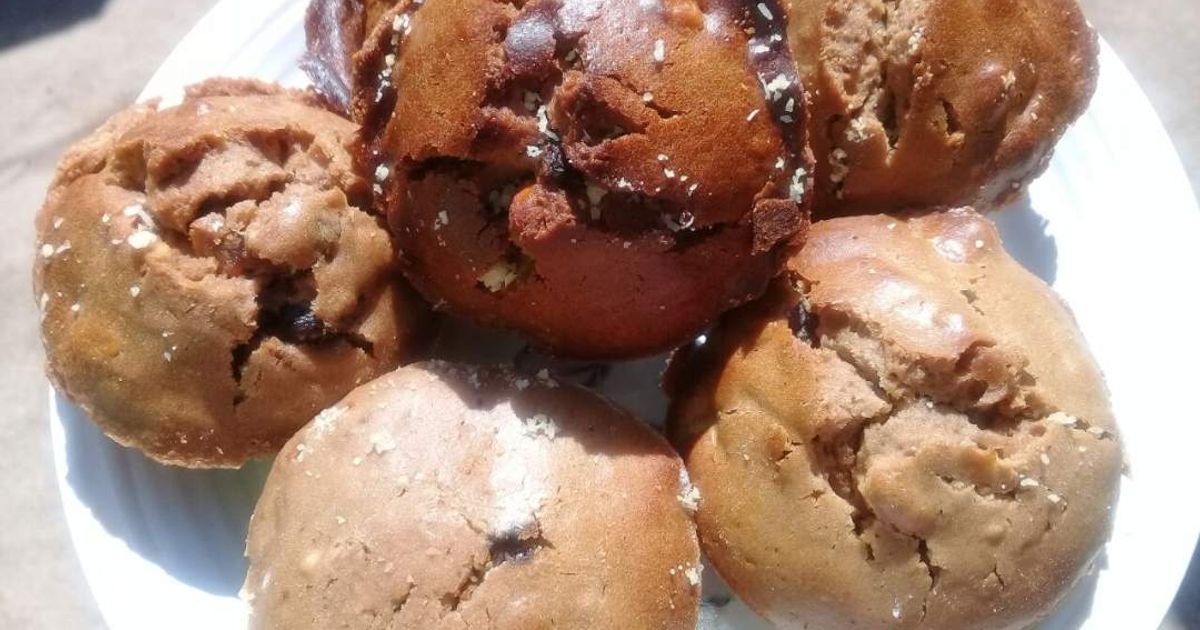 Muffins With Peanuts And Raisins Recipe by susan - Cookpad