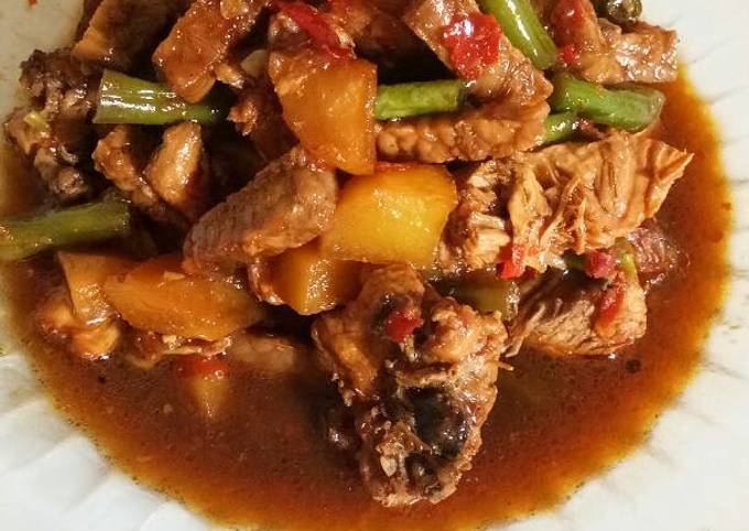 Resep Semur ayam kecap oleh Gina Anggraeni - Cookpad