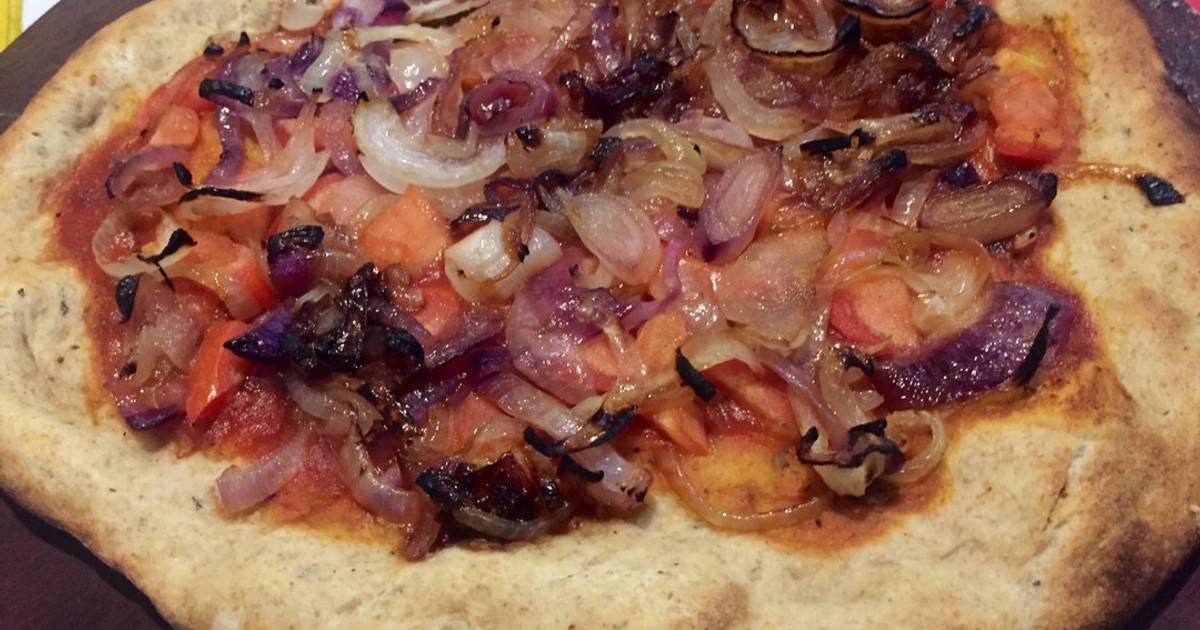 Pizza de cebollas y tomate Receta de Hernan Diego Martin- Cookpad