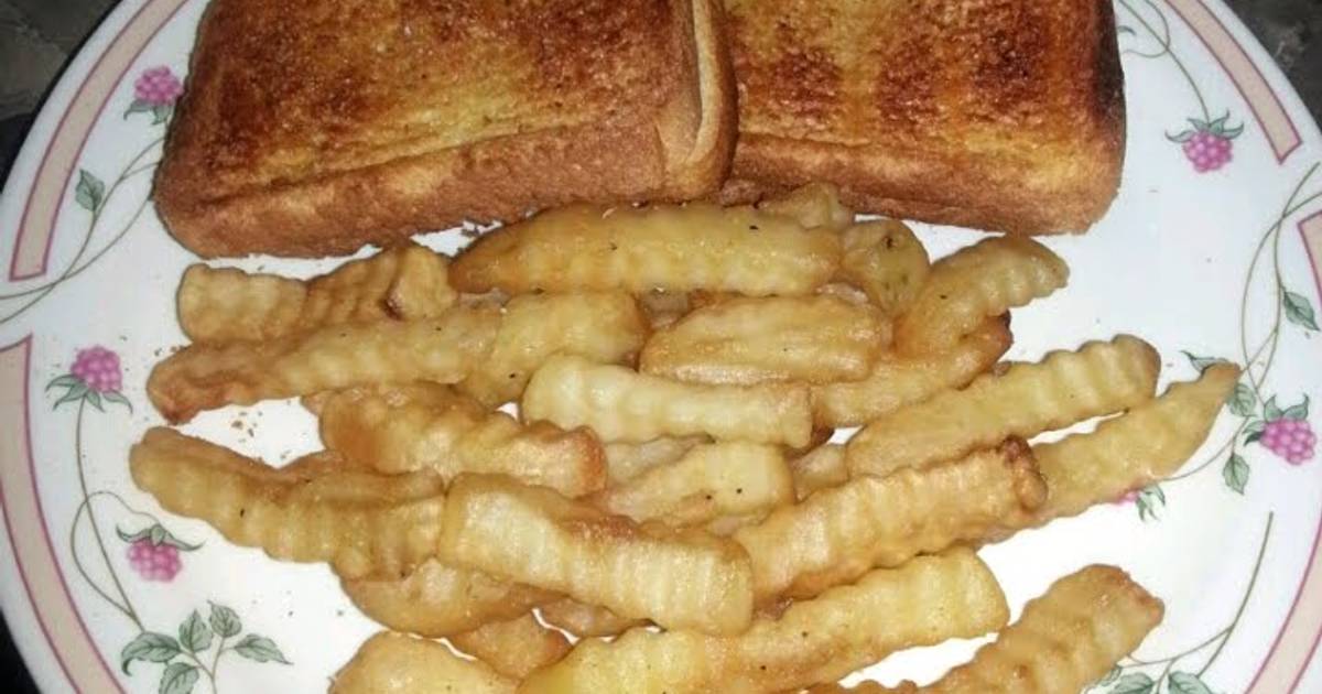 Garlic cheese bread sandwich Recipe by jinxedskittles - Cookpad