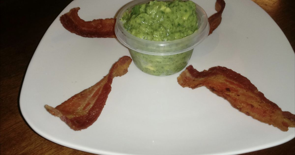 🥑Holy Moly We Have Fresh #Guacamole And #Bacon Chips To Dip 🥓 Recipe By J.R