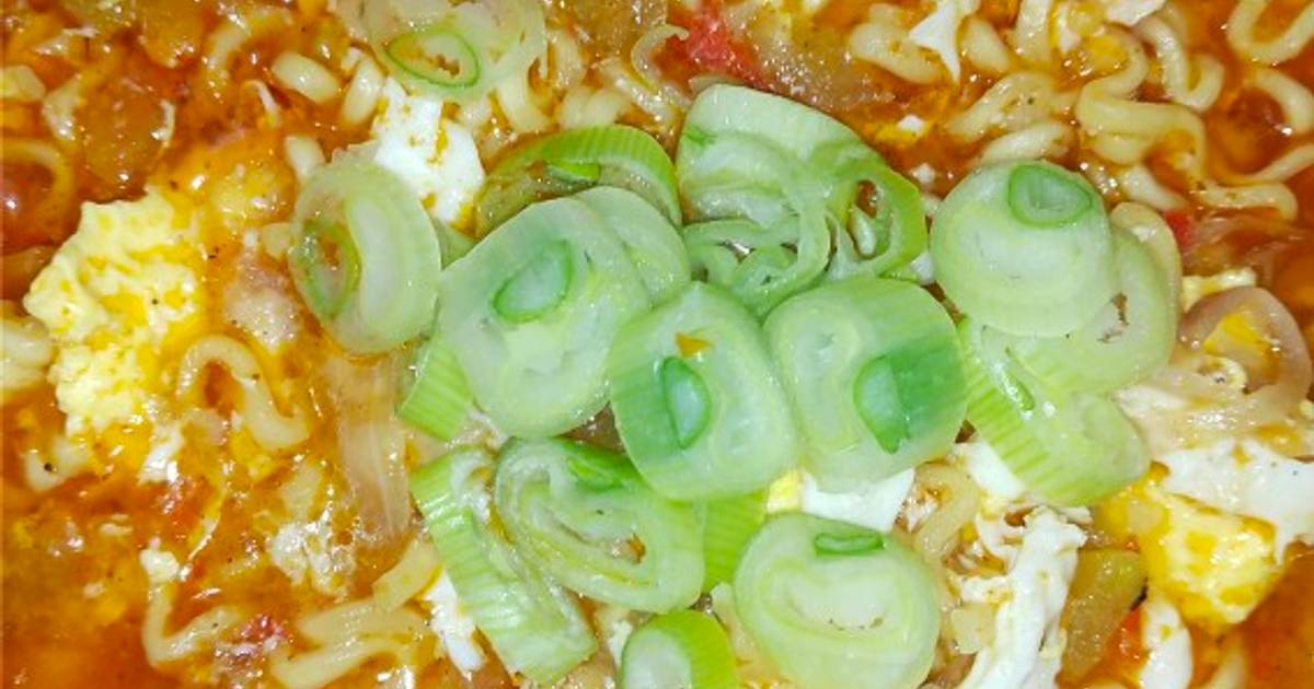 Resep Mie Rebus telur pedas oleh Deva kitchen - Cookpad