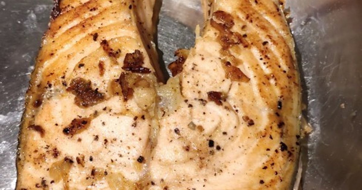 Salmon In Garlic And.Butter Recipe by Meme