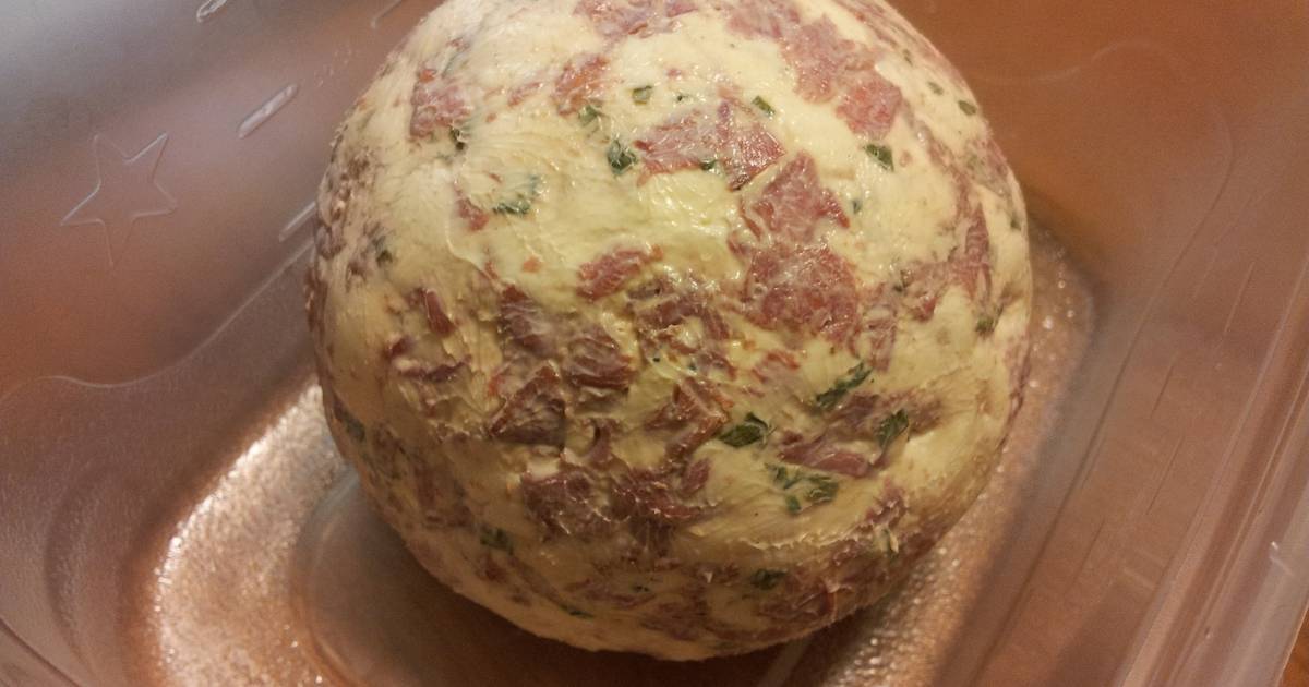 Chipped beef cheese ball Recipe by carrie - Cookpad