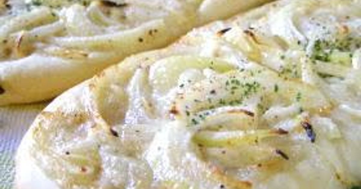 Tarte Flambé (Baked Onion Flatbread) Recipe by cookpad.japan