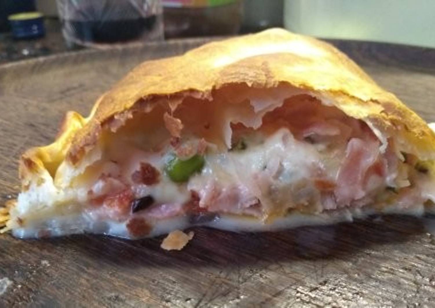 Calzone De Jamón Quesos Y Vegetales Receta De Memo De Vernazza Cookpad