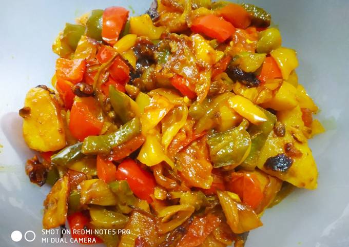 Tri colour bell pepper masala Recipe by Kuldeep Kaur - Cookpad