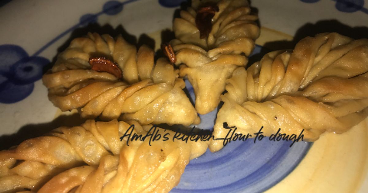 Sweet Flour Leaf Recipe by AmAb.KitchenflourToDough - Cookpad