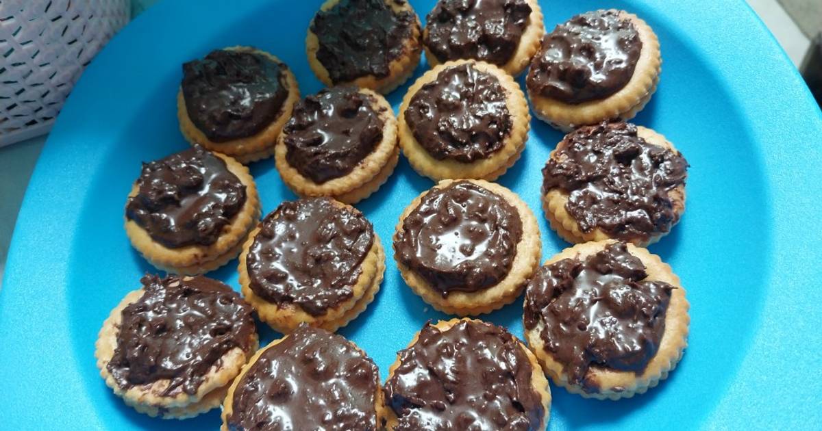Resep Biskuit peanut choco crunchy simpel oleh ayya d razzka - Cookpad